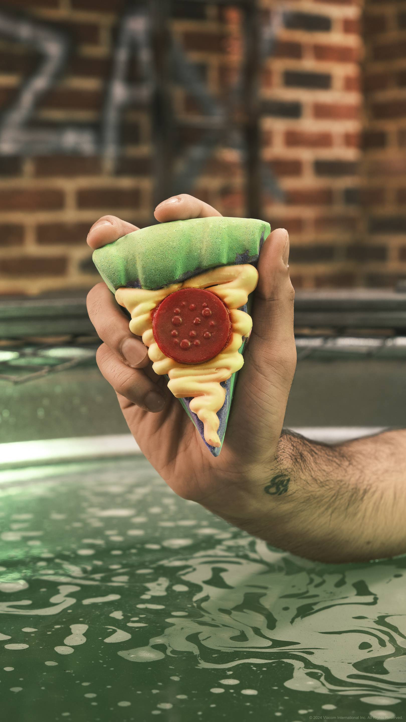 pizza slice bath